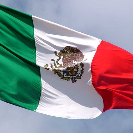 La Bandera Nacional, una extensión de México